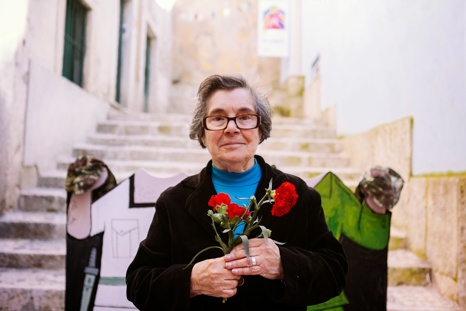 Conheça a mulher que ‘por acaso’ tornou o 25 de abril na revolução dos ... Conheça a mulher que ‘por acaso’ tornou o 25 de abril na revolução dos ...